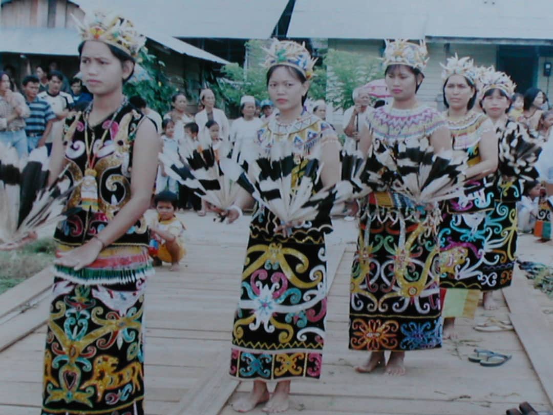 60 Tarian Tradisional Indonesia Beserta Asal Daerah dan Keterangan