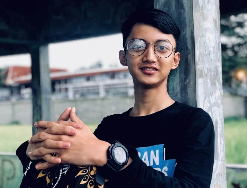 sulistyaindah: Profil guz azmi