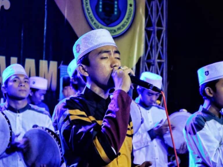 BIODATA GUS AZMI : Profil, Biografi, Fakta Unik, Foto, Lagu (Lengkap)