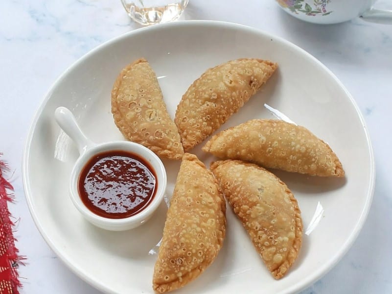 17 Resep Pastel yang Enak, Empuk, dan Renyah (Rekomended)