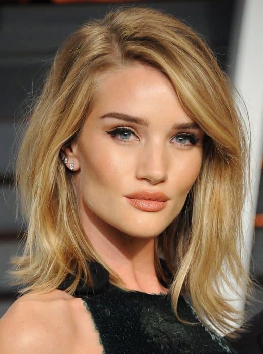 50+ Model Rambut Pendek Wanita Sebahu (Paling Update)