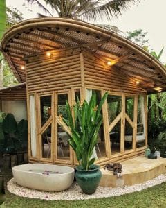 35 Contoh Desain Rumah Bambu (Elegan dan Minimalis)